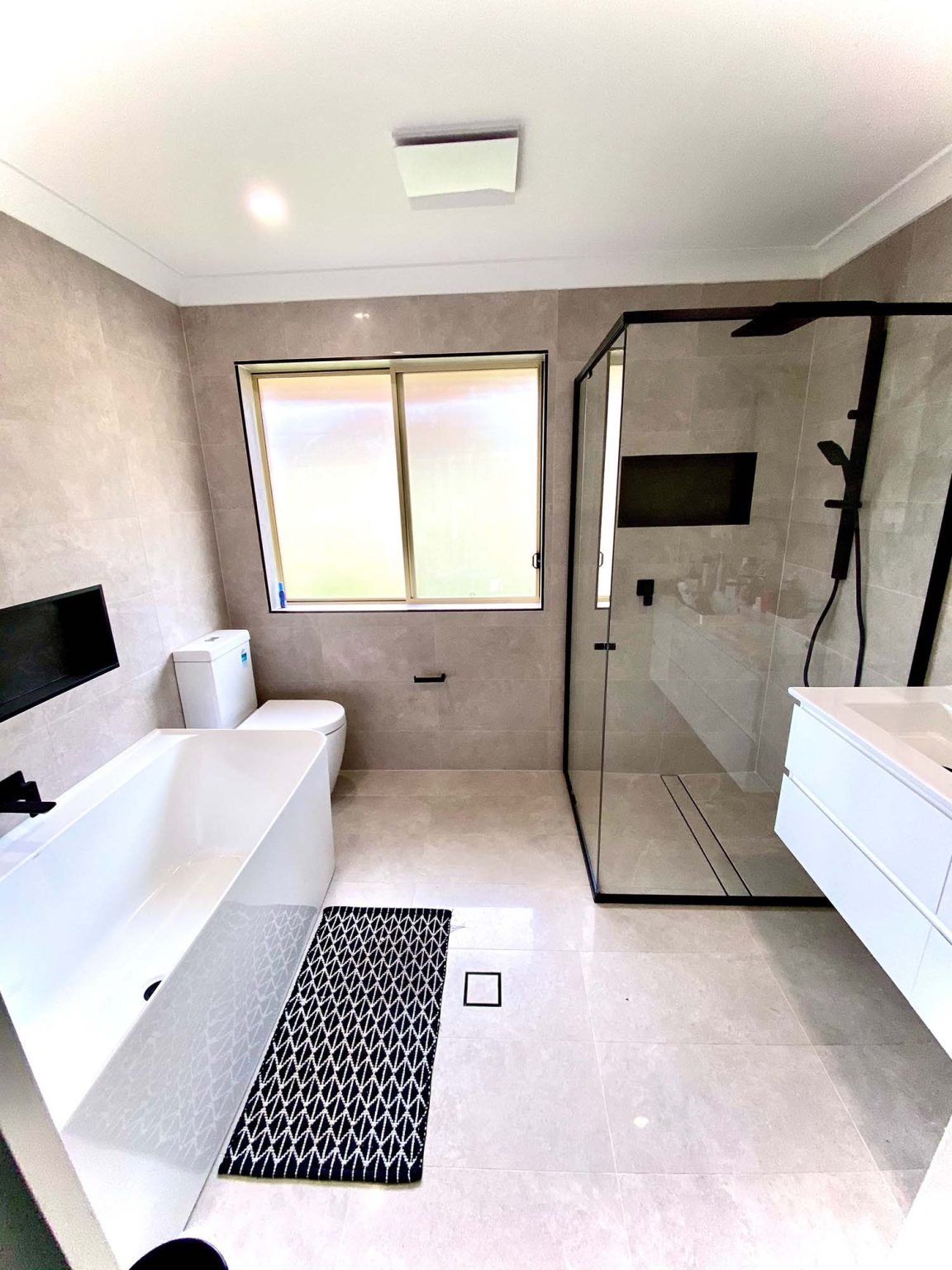 5 Smart Ideas for Your Modern High-Tech Bathrooms - Creative Bathrooms ...